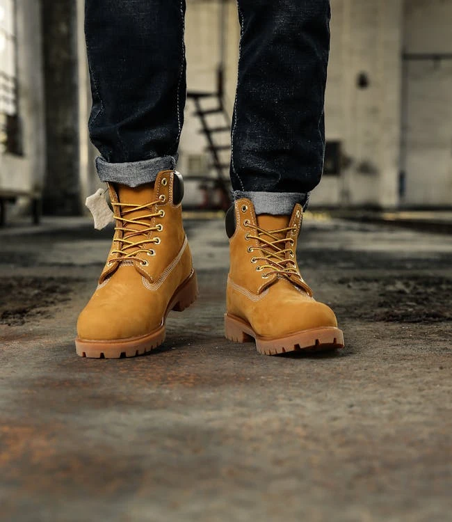 Sepatu Safety Sepenting Itu? Ini Material dan Manfaatnya | Sneakers.co.id